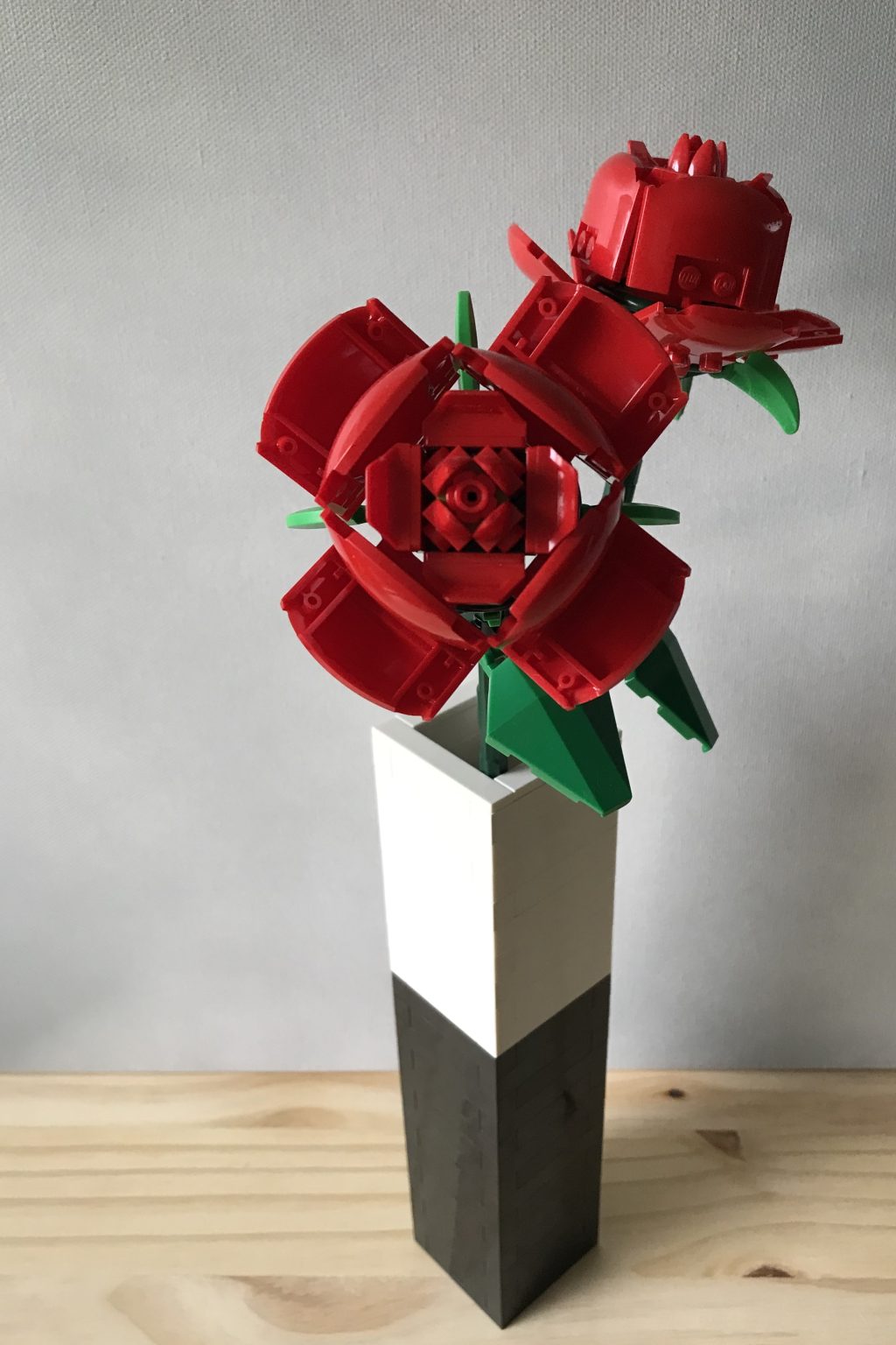 Simplest Colorblock Vase for LEGO Roses set – curiofloris