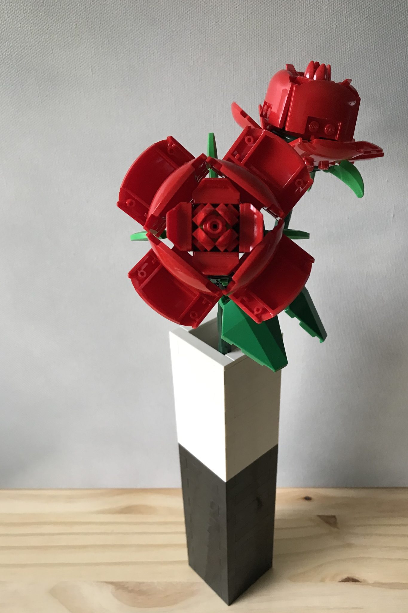 Simplest Colorblock Vase for LEGO Roses set – curiofloris